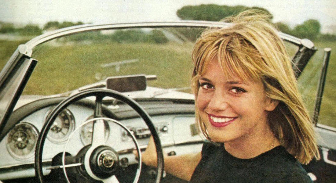 Il Gioco di Catherine Spaak: Bellezza e Seduzione